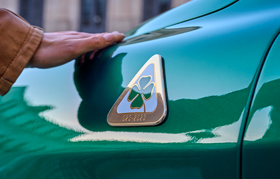 Alfa Romeo Quadrifoglio - pictures, luxury performance sedan - Alfa ...